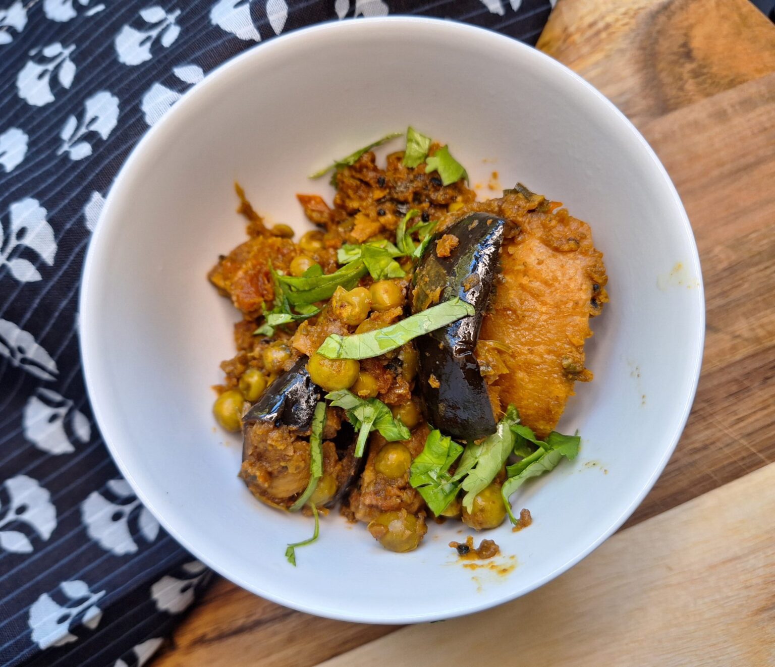 Aloo Baingan Recipe: Easy Indian Potato and Eggplant Curry for a ...