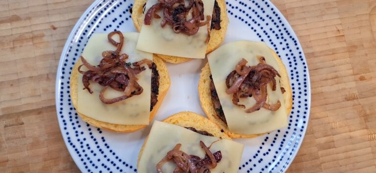 Spicy Beef Burger Recipe: Juicy, Flavourful, and Perfect for Grilling ...