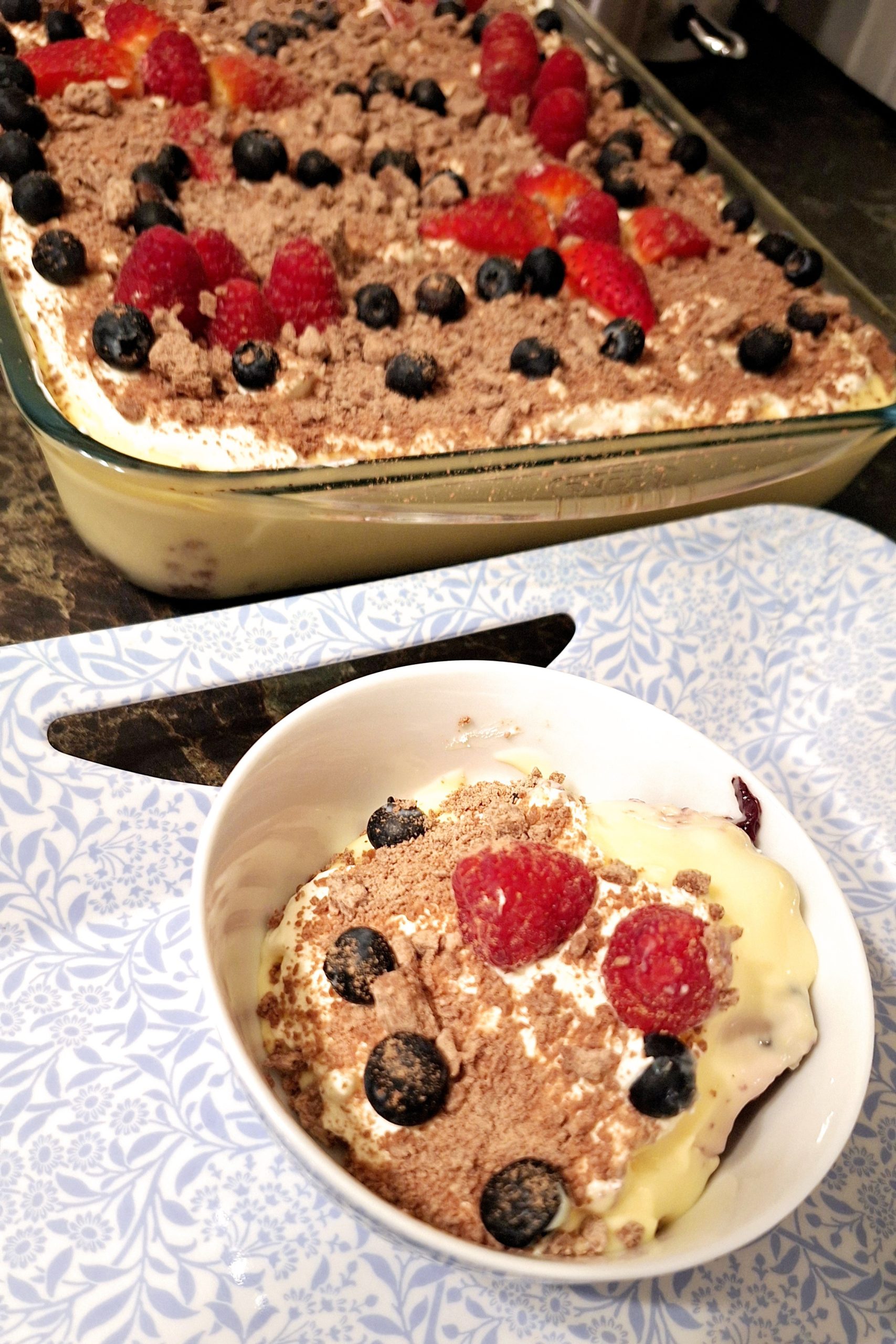 Easy Chocolate trifle recipe anyone can make! – Feasting Food