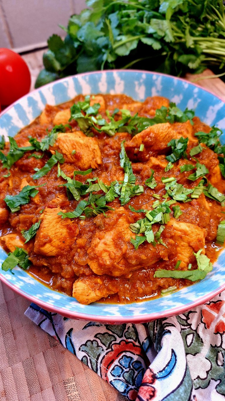 Chicken Bhuna Masala, blissfully delicious – Feasting Food