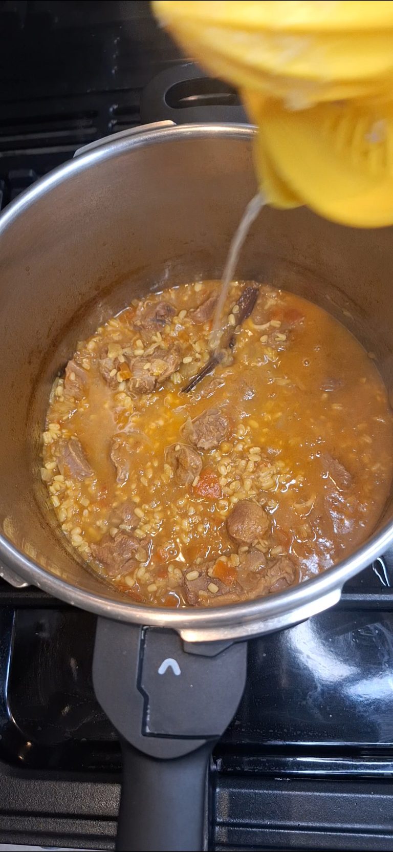 Daal Gosht Recipe: Hearty Pakistani Lentil and Meat Curry for Every ...