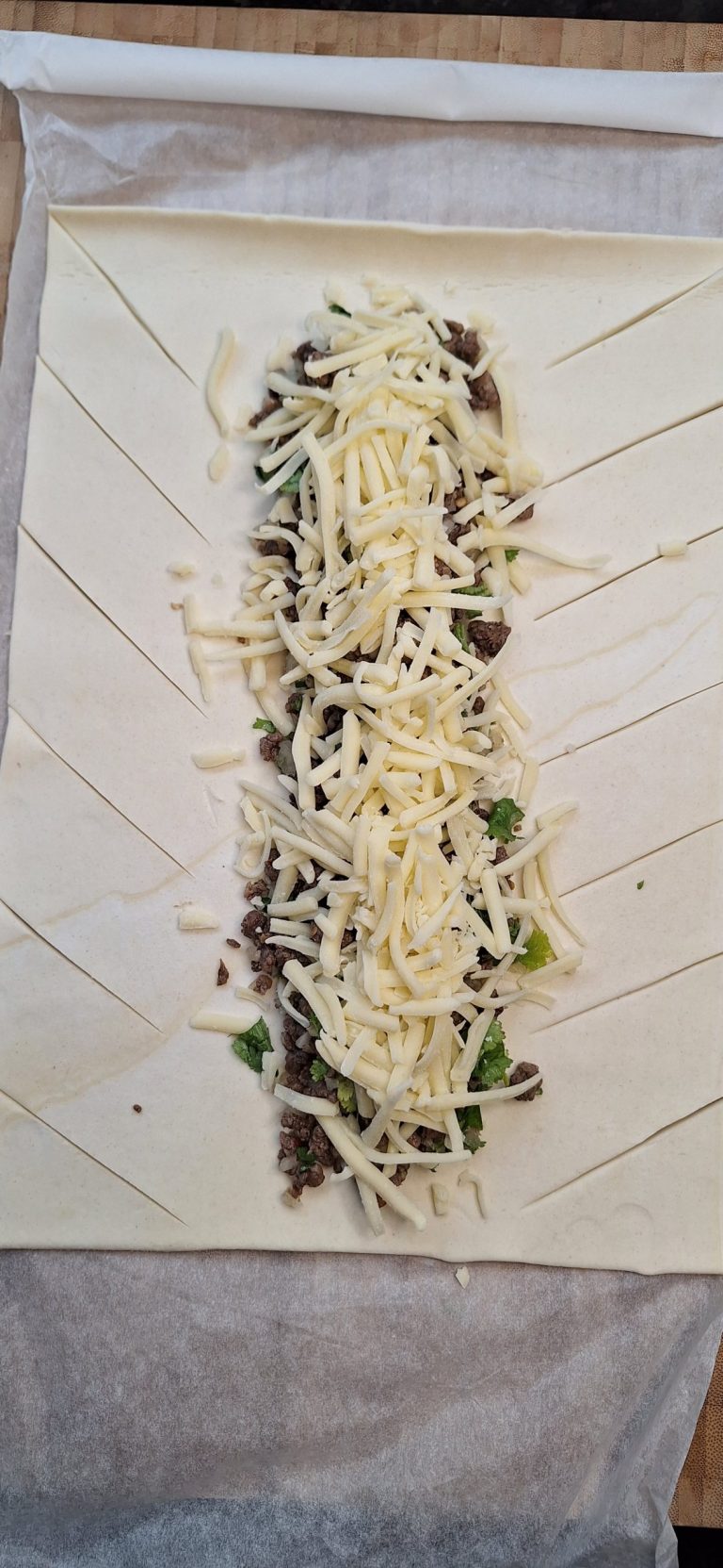 Easy Lamb Mince Puff Pastry Pie Recipe: Savoury Homemade Delight ...