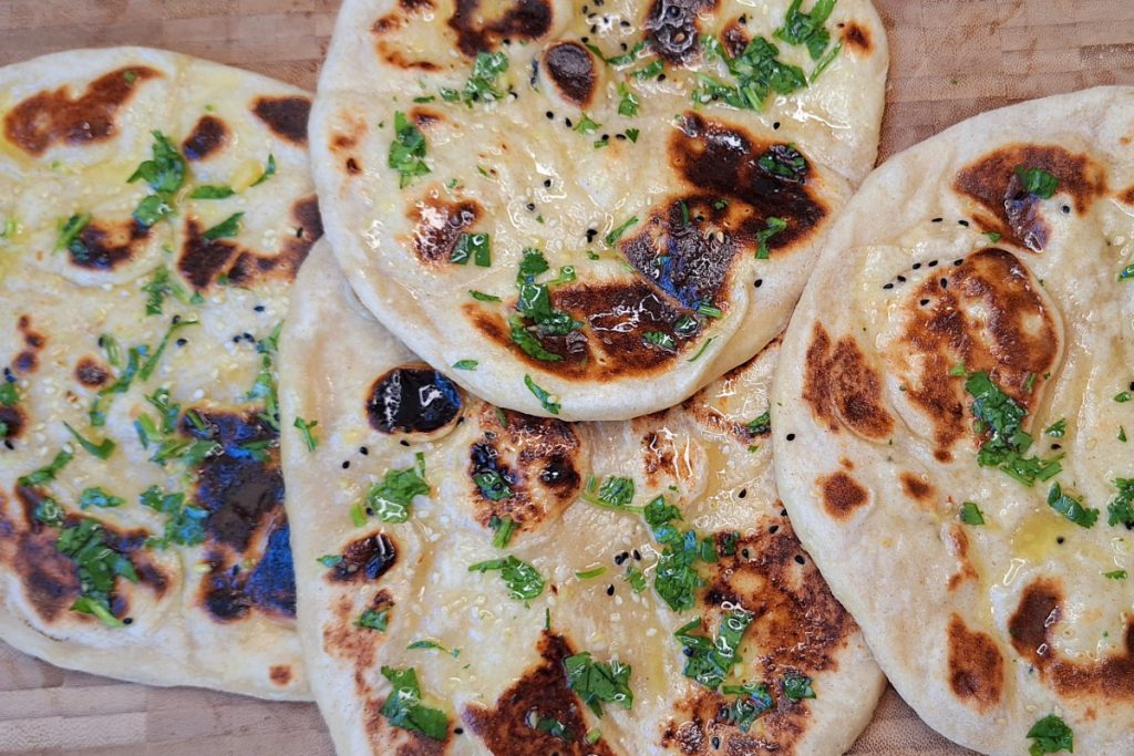 Easy Garlic Naan Recipe: Soft, Buttery, and Restaurant-Style at Home ...